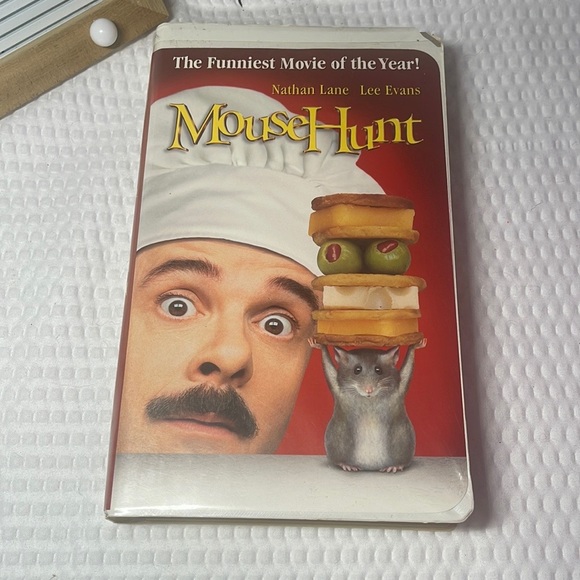 Disney | Other | Mouse Hunt Vhs 998 Clamshellthe Shell Case Has Some ...